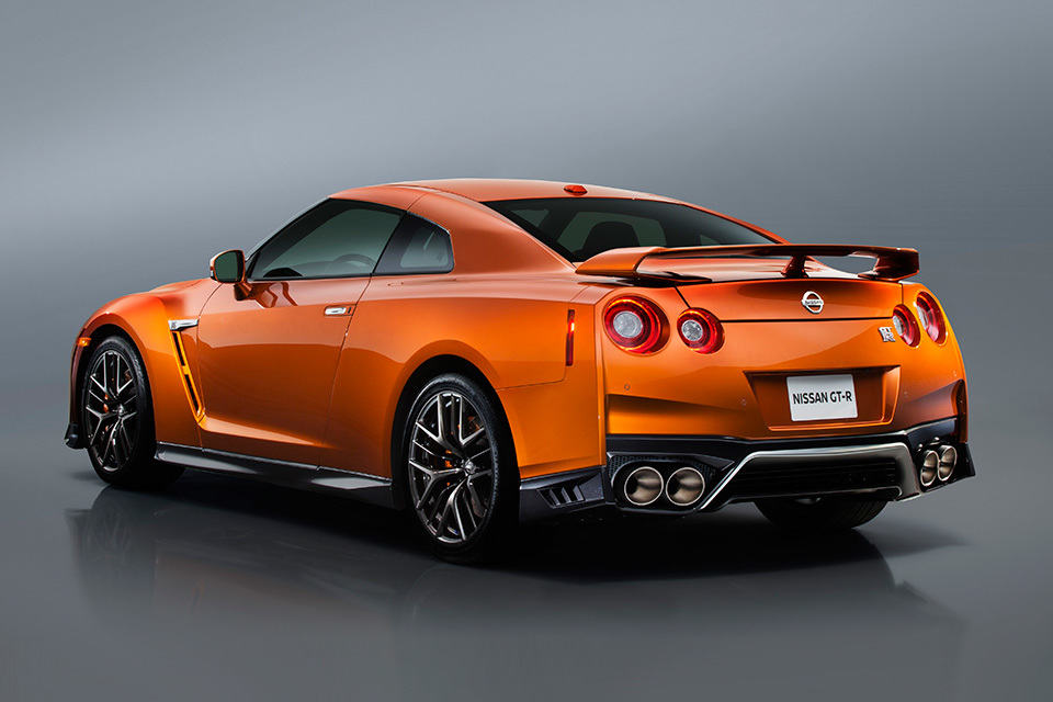 2017 Nissan GT-R With New Color Will Roll Into Showrooms This Summer