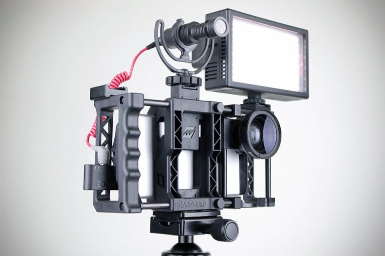 Beastgrip Turns Smartphone Into A Pro Camera With Multiple Accessories