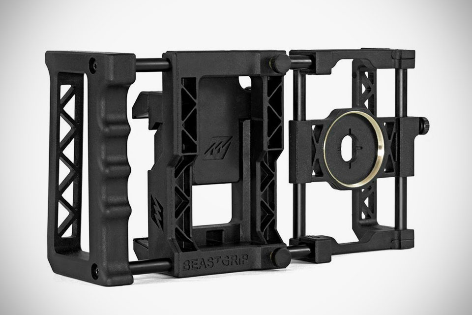 Beastgrip Turns Smartphone Into A Pro Camera With Multiple Accessories