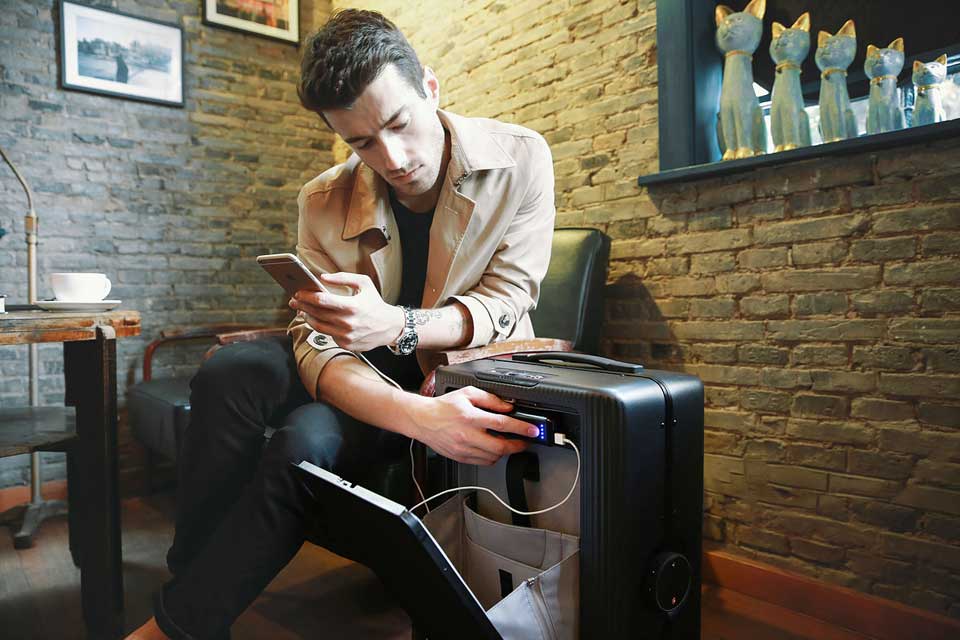 Self-driving Comes To Suitcase, Makes Pulling Suitcase A Thing Of The ...