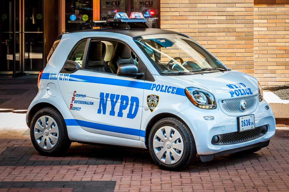 Smart Forcops: NYPD Police Officers Patrol In Smart Fortwos