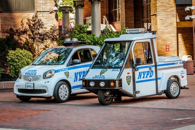 Smart Forcops: NYPD Police Officers Patrol In Smart Fortwos