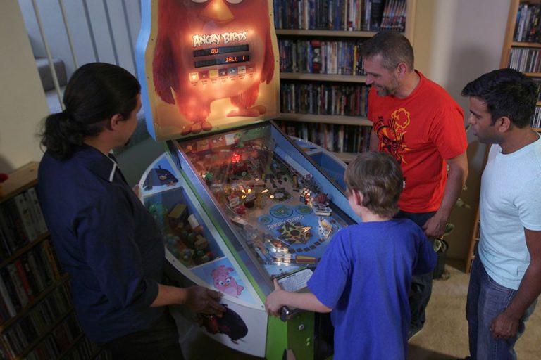 Custom Angry Birds Pinball Machine Will Make Even Non-fan Envious