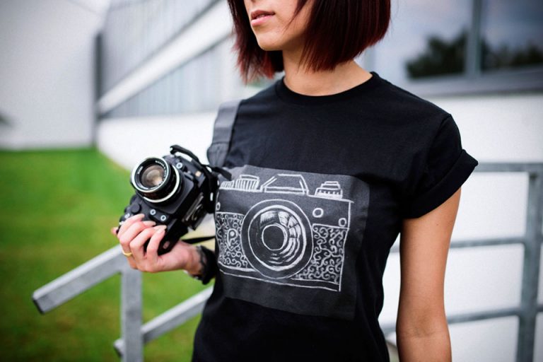 Drawable Chalkboard T-Shirt Lets You Create A New Design Whenever