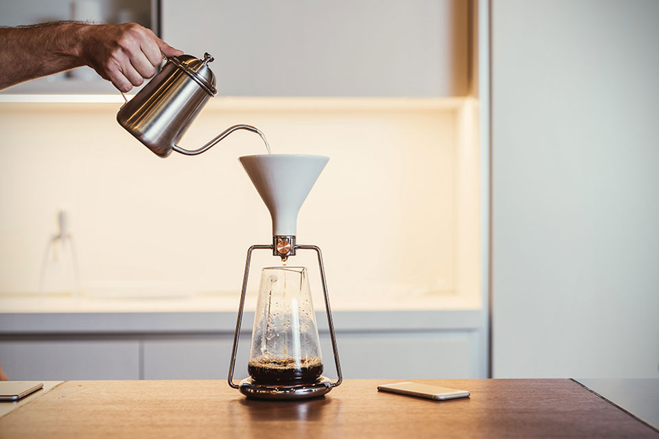 GINA Coffee Maker Brings Together 3 Brewing Techniques With Technology
