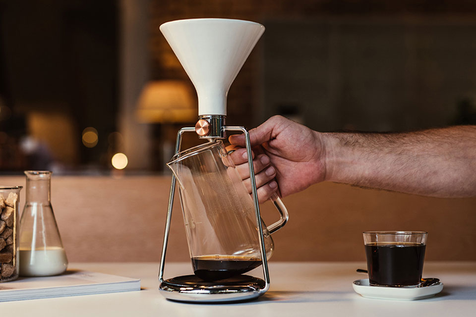 GINA Coffee Maker Brings Together 3 Brewing Techniques With Technology