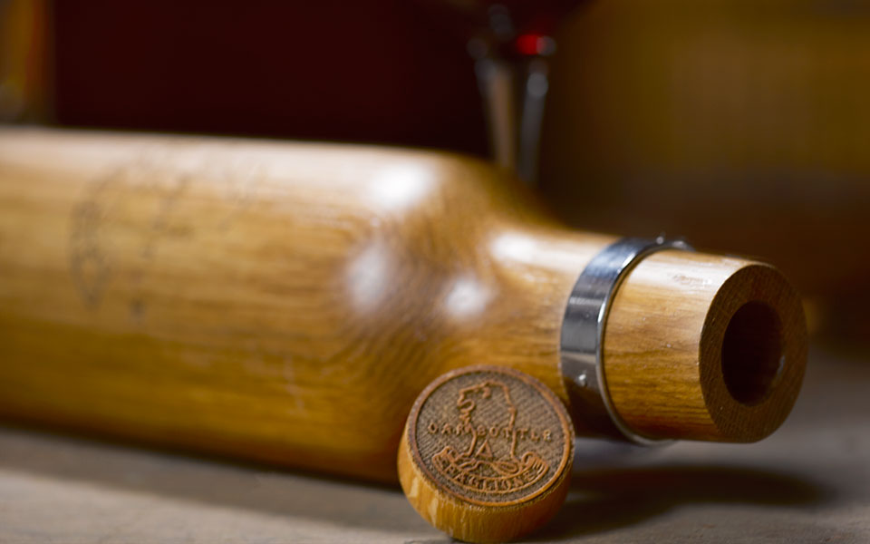 The Oak Bottle Puts Taste Of Oak In Your Wine In A Matter Of Hours