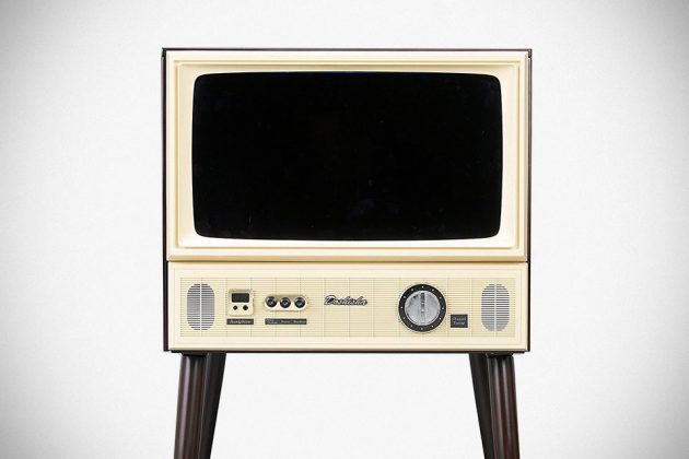 Flat Screen Goes Retro-licious With Vintage-style 20-inch Japanese LCD TV