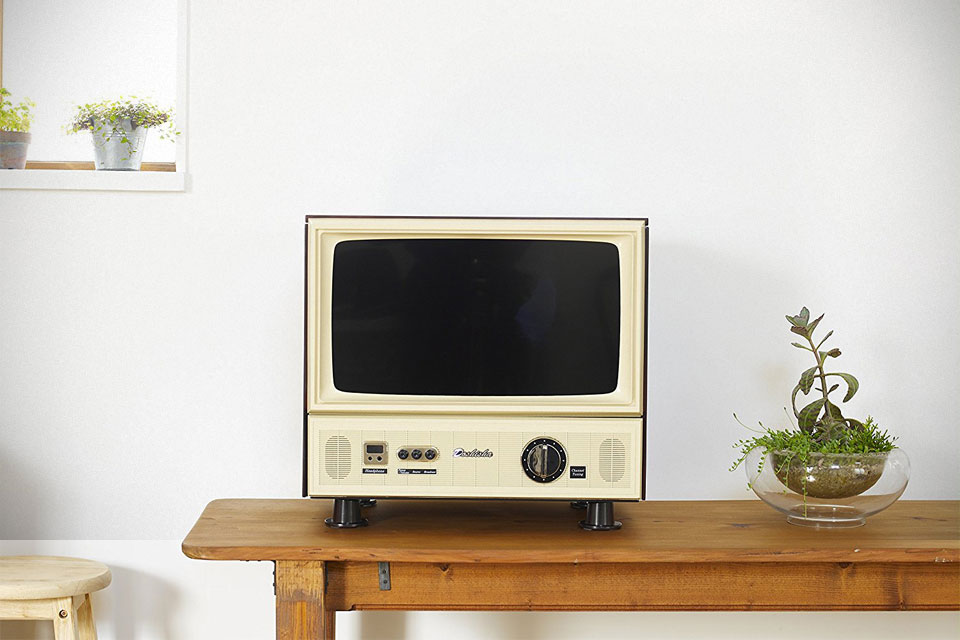Flat Screen Goes Retro-licious With Vintage-style 20-inch Japanese LCD TV