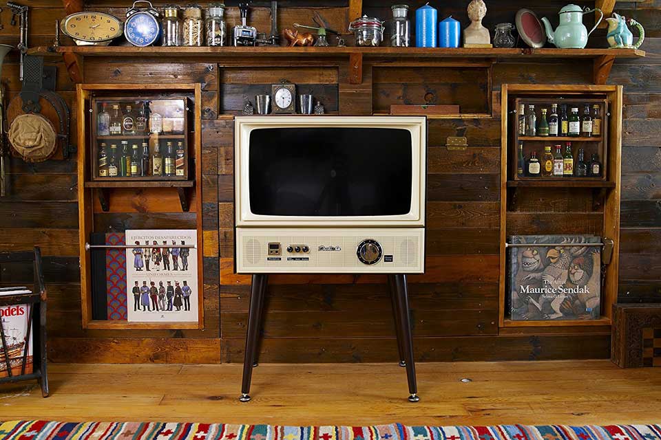 Flat Screen Goes Retro-licious With Vintage-style 20-inch Japanese LCD TV