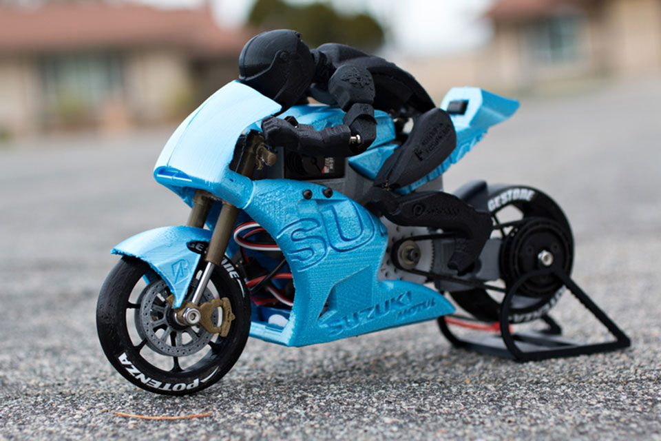 Man Creates Working 3D Printed RC Motorcycle With Moving Rider