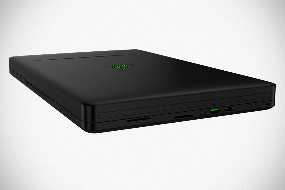 Crazy Concept Gaming Laptop From Razer Packs Three 4K Monitors!