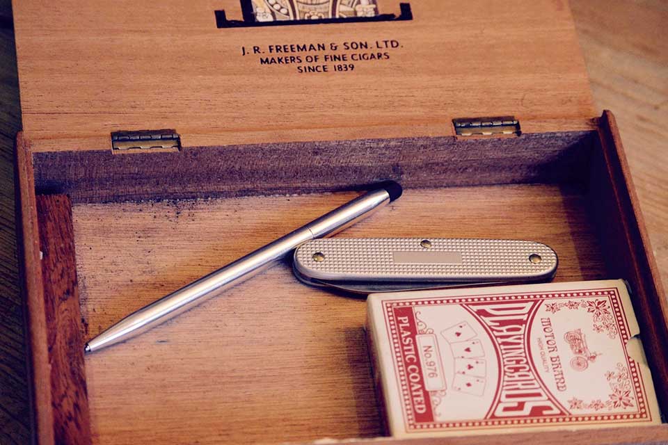 DUO - A Minimal And Yet Sophisticated Ball Pen That’s Also A Stylus