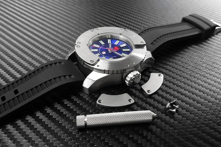 This Gorgeous Chunky Diver Watch Has A Big-ass Interchangeable Bezel