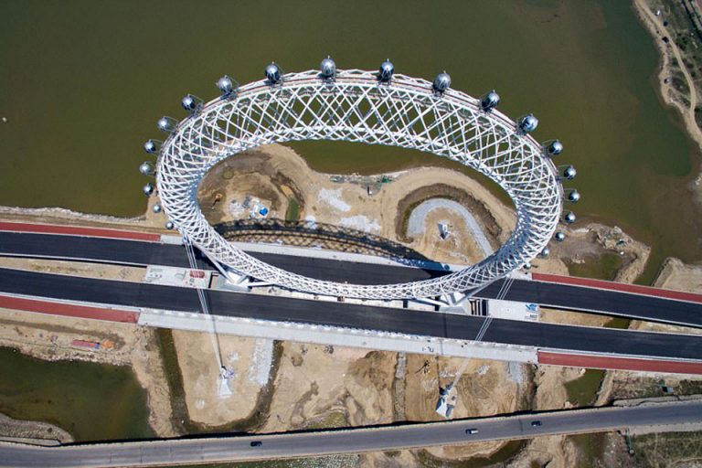 China Is Now Home To The World’s Largest Spokeless Ferris Wheel