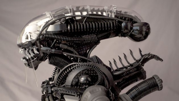 This Super Detailed LEGO Alien Xenomorph Bust Will Blow Your Mind!