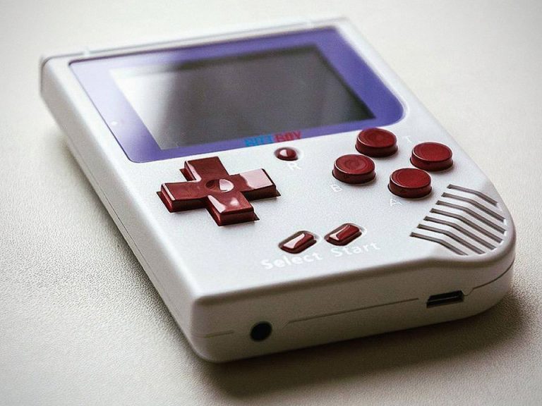 This GameBoy-inspired Handheld Gaming Device Packs A Cool 300 Titles