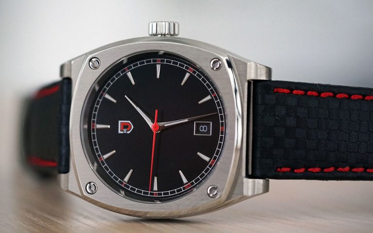 Superellipse: Luxury-look Mechanical Watch That Won't Break The Bank