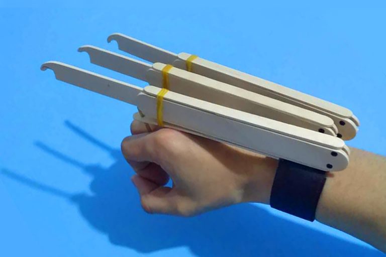 DIY Wolverine Claws Gives You Wolvie's Claws Without Breaking Your Skin