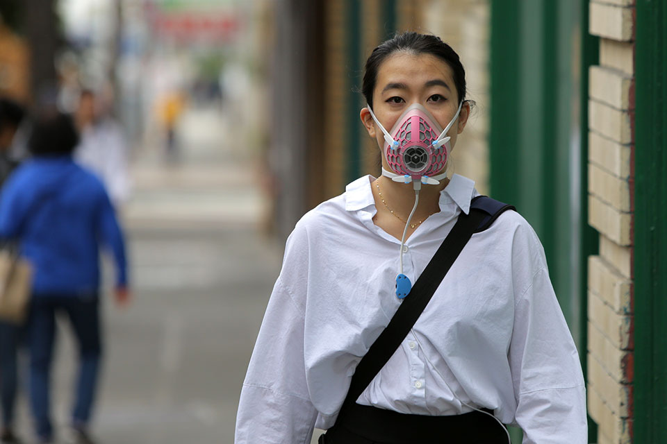 Meet Hexa, The Face mask That Cleans And Monitors The Air You Breathe