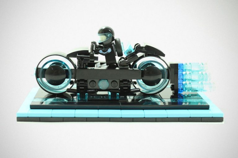TRON Legacy By BrickBros UK Has Been Approved By LEGO Ideas Team
