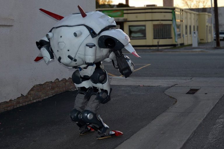 Someone Has Taken Overwatch Cosplay To The Next Level With A Mech Suit