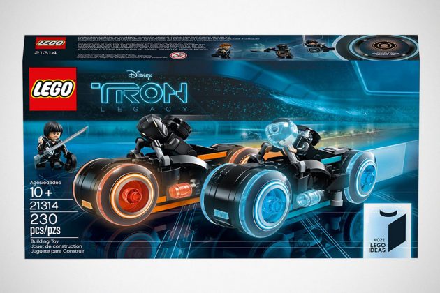 LEGO Ideas TRON Legacy Set Has Not One But Two Light Cycles