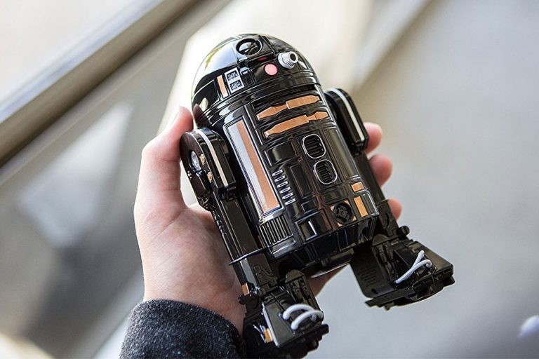 The Dark Side’s R2-Q5 Is Now In Your Control With This App-enabled Droid