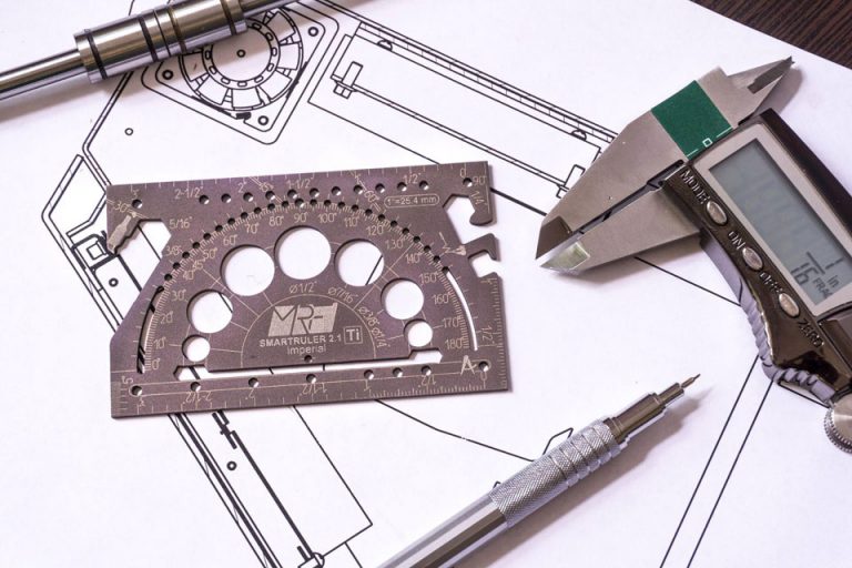 Finally, There’s A Credit Card-Size Multi-Tool That Is Fit For Engineers!