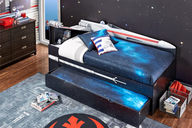 I'm Envious That Today’s Juniors Get To Sleep On This Awesome X-Wing Bed