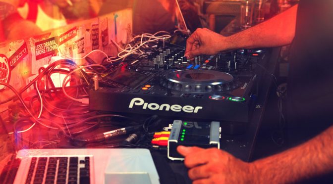 Here’s How To Create The Perfect Parties For Tech Lovers - SHOUTS