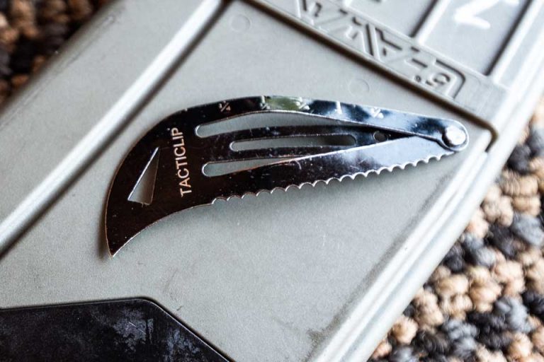 Clever Multi-Tool Disguises Itself As An Inconspicuous Hair Clip