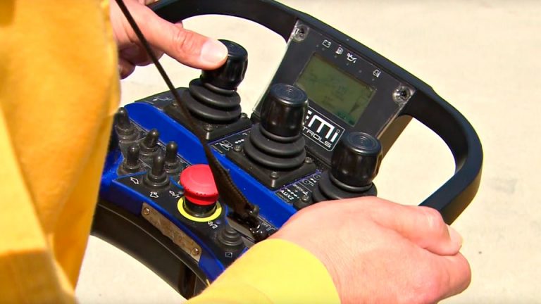 Remotely Operated Fire Fighting Robot Uses Turbine To Combat Fire