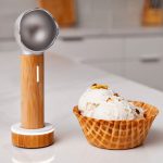 Battery-free Thermal Ice Cream Scoop Makes Scooping Ice Cream Easy ...