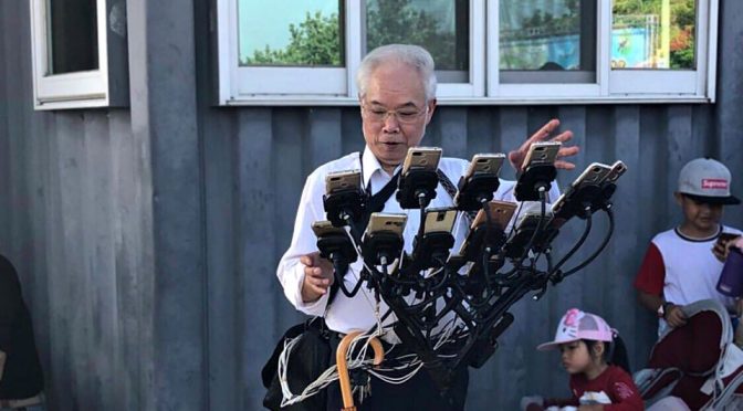 Most Dedicated Pokémon Go Is This Grandpa With 11 Devices - SHOUTS