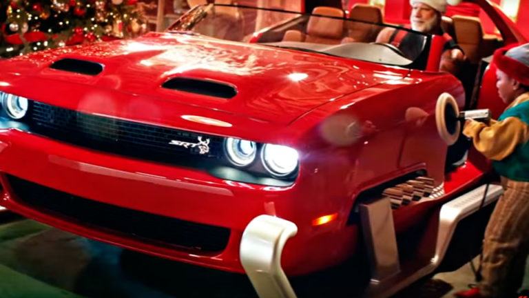 Skis-equipped Dodge Challenger SRT Hellcat Redeye Is Santa’s New Sleigh