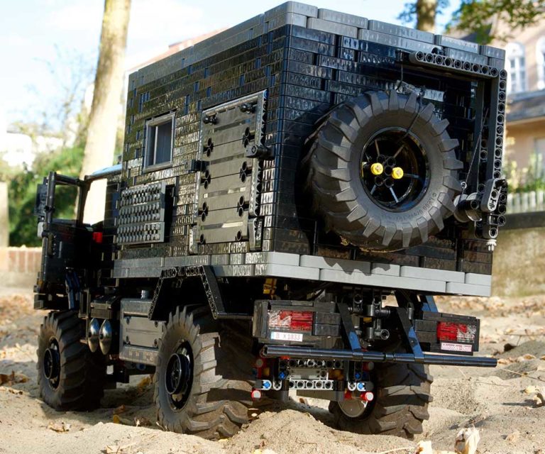 The Details In This LEGO Mercedes-Benz Zetros Will Blow Your Mind
