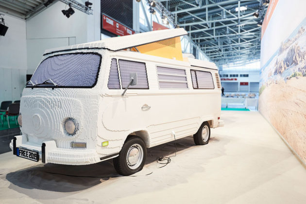 Replica Of Iconic Volkswagen T2 Made Of 400,000 LEGO Bricks Revealed