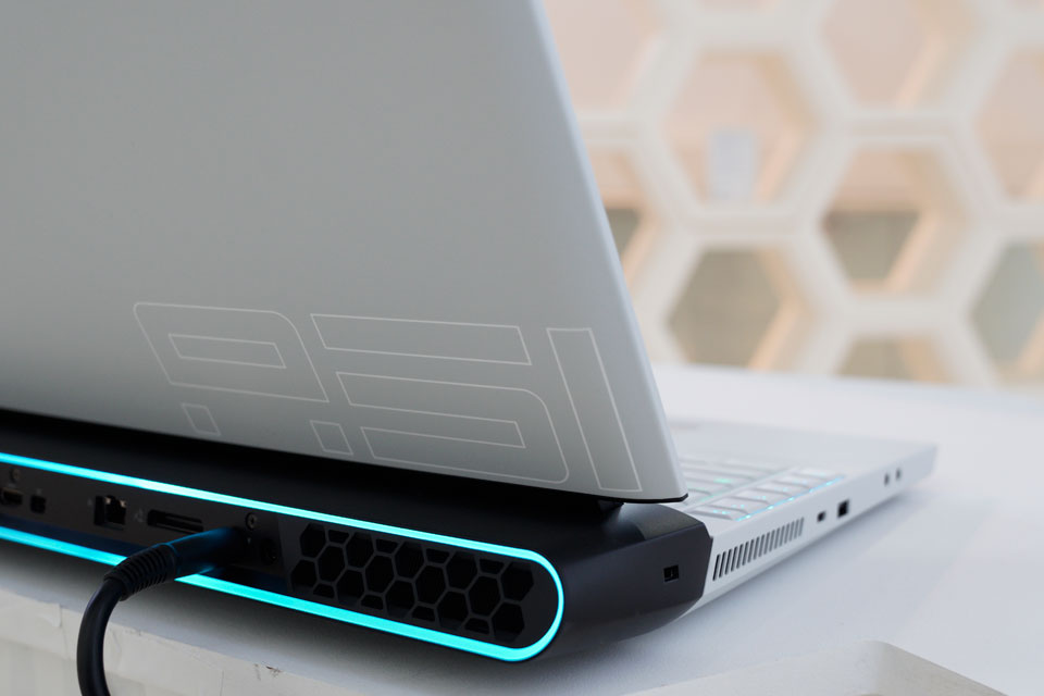 New Alienware Area-51m Is A Beast Of Gaming Laptop With Full PC CPU