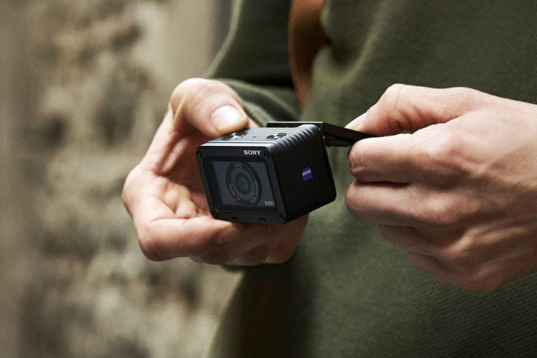 Sony RX0 II Announced, Now Boasts An Integrated Tiltable LCD Monitor