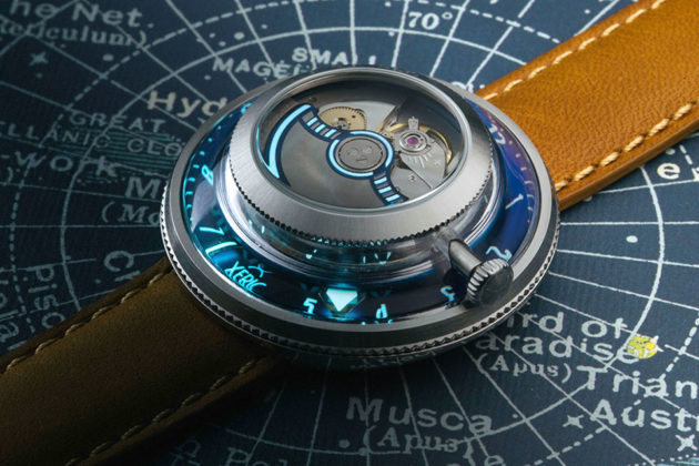 The Invertor Lets You Admire Its Inner Working When Telling Time
