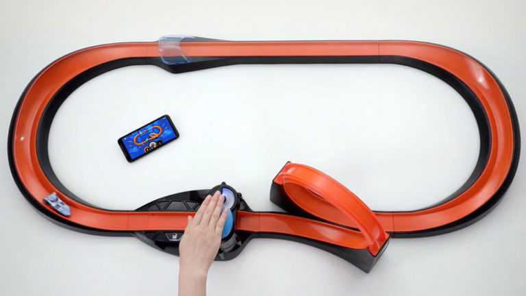 This Is Hot Wheels id, The High-tech Hot Wheels Smart Track Set