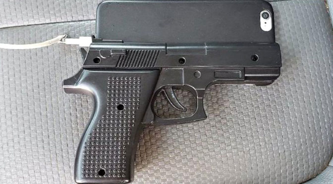 You Don’t Need A Genius To Know Handgun Phone Case Is A Bad Idea - SHOUTS