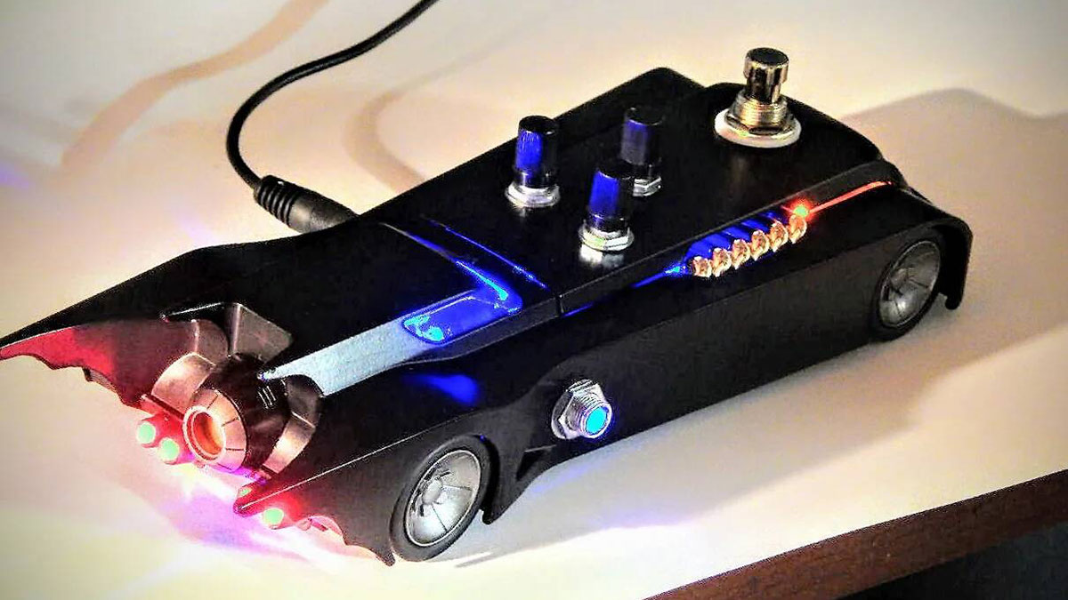 Batman Batmobile RAT2 Distortion Pedal : If Batman Is A Heavy Metal ...