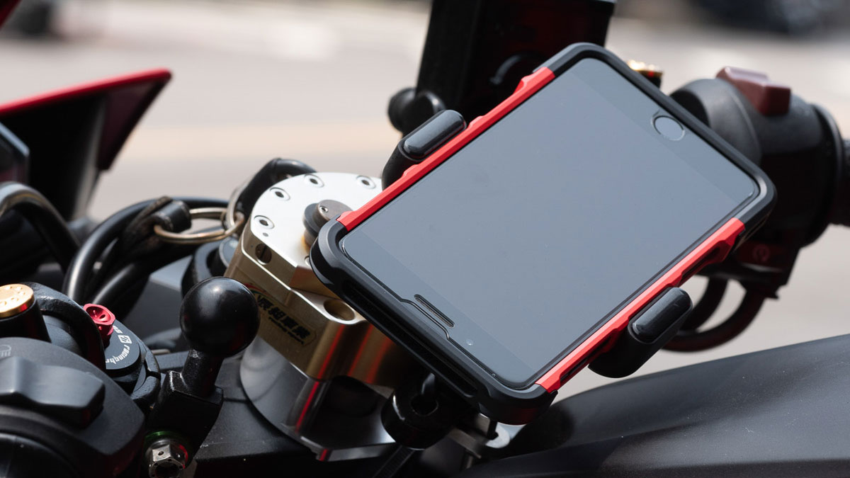 This Is ExoArmor, The World’s First Magnesium iPhone Case With ...