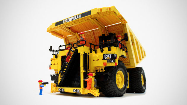 Sariel’s Latest Creation Is A Massive RC LEGO Caterpillar Dump Truck ...