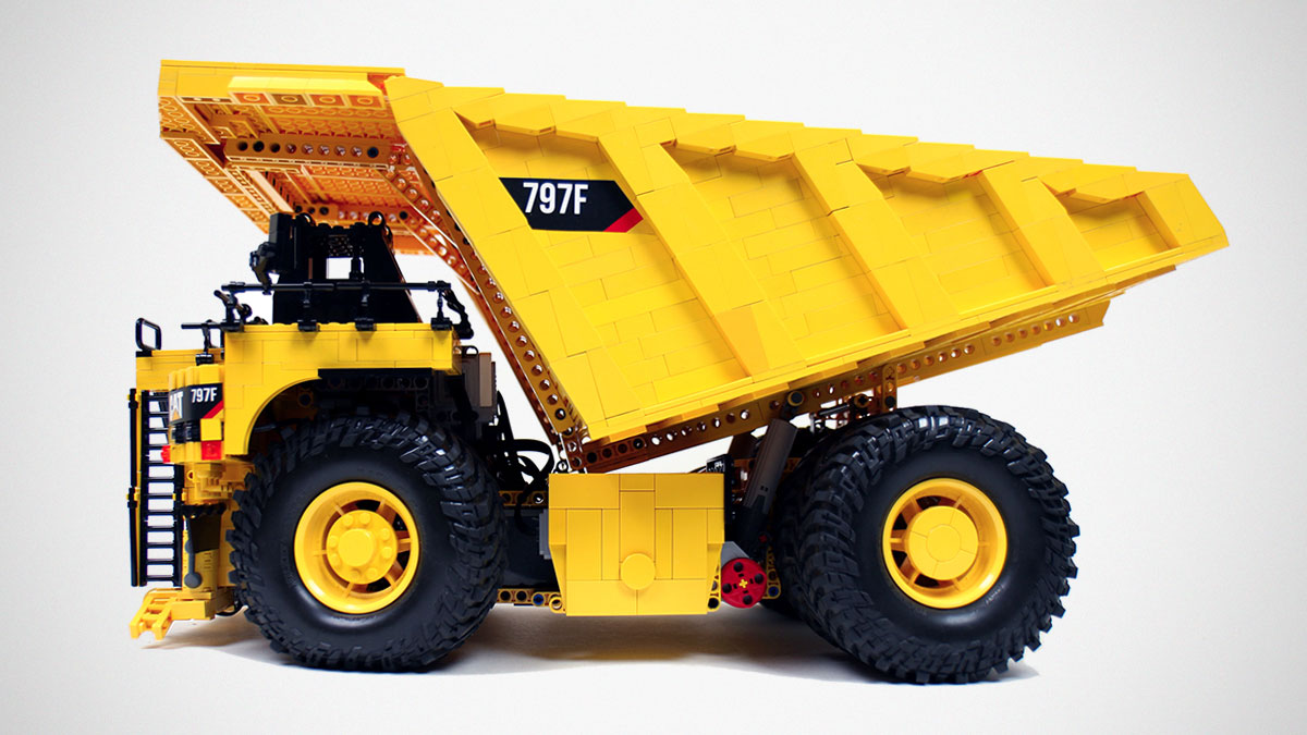 Sariel’s Latest Creation Is A Massive RC LEGO Caterpillar Dump Truck ...