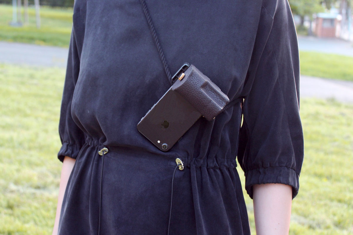 Finally, A Camera Grip For Smartphones That Is Actually ‘Fun’