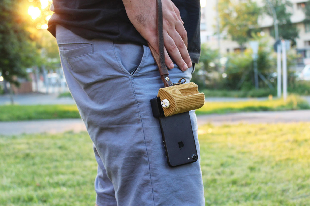 Finally, A Camera Grip For Smartphones That Is Actually ‘Fun’