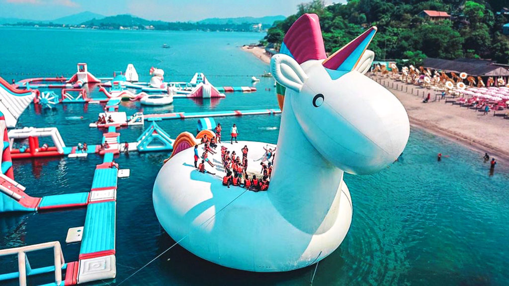 The Unicornzilla Is Heading To Australia For The Giant Unicorn Float ...